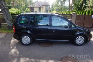 Melns Volkswagen Touran 2004 Jūrmala, ar dzinēja tilpumu 2.00 L un nobraukumu 373 tūkst. km par 799 €, foto 8 vietnē AUTOMOTO.COM.LV