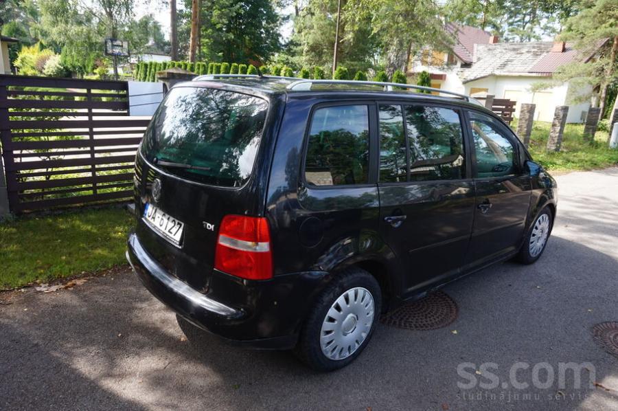 Melns Volkswagen Touran 2004 Jūrmala, ar dzinēja tilpumu 2.00 L un nobraukumu 373 tūkst. km par 799 €, foto 9 vietnē AUTOMOTO.COM.LV