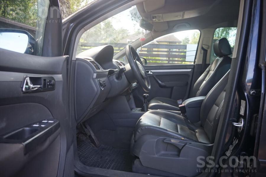 Melns Volkswagen Touran 2004 Jūrmala, ar dzinēja tilpumu 2.00 L un nobraukumu 373 tūkst. km par 799 €, foto 11 vietnē AUTOMOTO.COM.LV