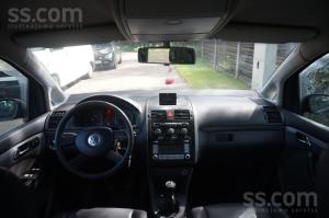 Melns Volkswagen Touran 2004 Jūrmala, ar dzinēja tilpumu 2.00 L un nobraukumu 373 tūkst. km par 799 €, foto 16 vietnē AUTOMOTO.COM.LV