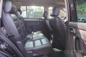 Melns Volkswagen Touran 2004 Jūrmala, ar dzinēja tilpumu 2.00 L un nobraukumu 373 tūkst. km par 799 €, foto 19 vietnē AUTOMOTO.COM.LV