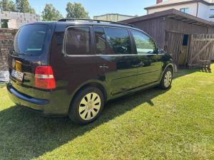 Black Volkswagen Touran 2004 in Liepaja, with an engine capacity of 1.60 L and mileage of 227 thousand km for 2200 €, photo  on AUTOMOTO.COM.LV