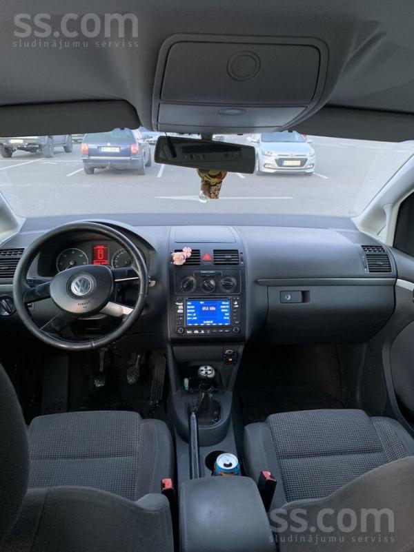 Melns Volkswagen Touran 2004 Rīga, ar dzinēja tilpumu 2.00 L un nobraukumu 390 tūkst. km par 740 €, foto 7 vietnē AUTOMOTO.COM.LV
