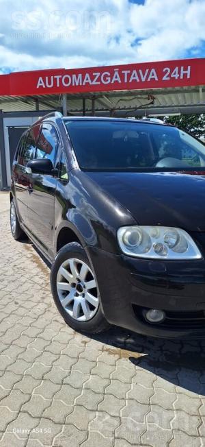 Black Volkswagen Touran 2004 in Dobele, with an engine capacity of 2.00 L and mileage of 436 thousand km for 670 €, photo  on AUTOMOTO.COM.LV