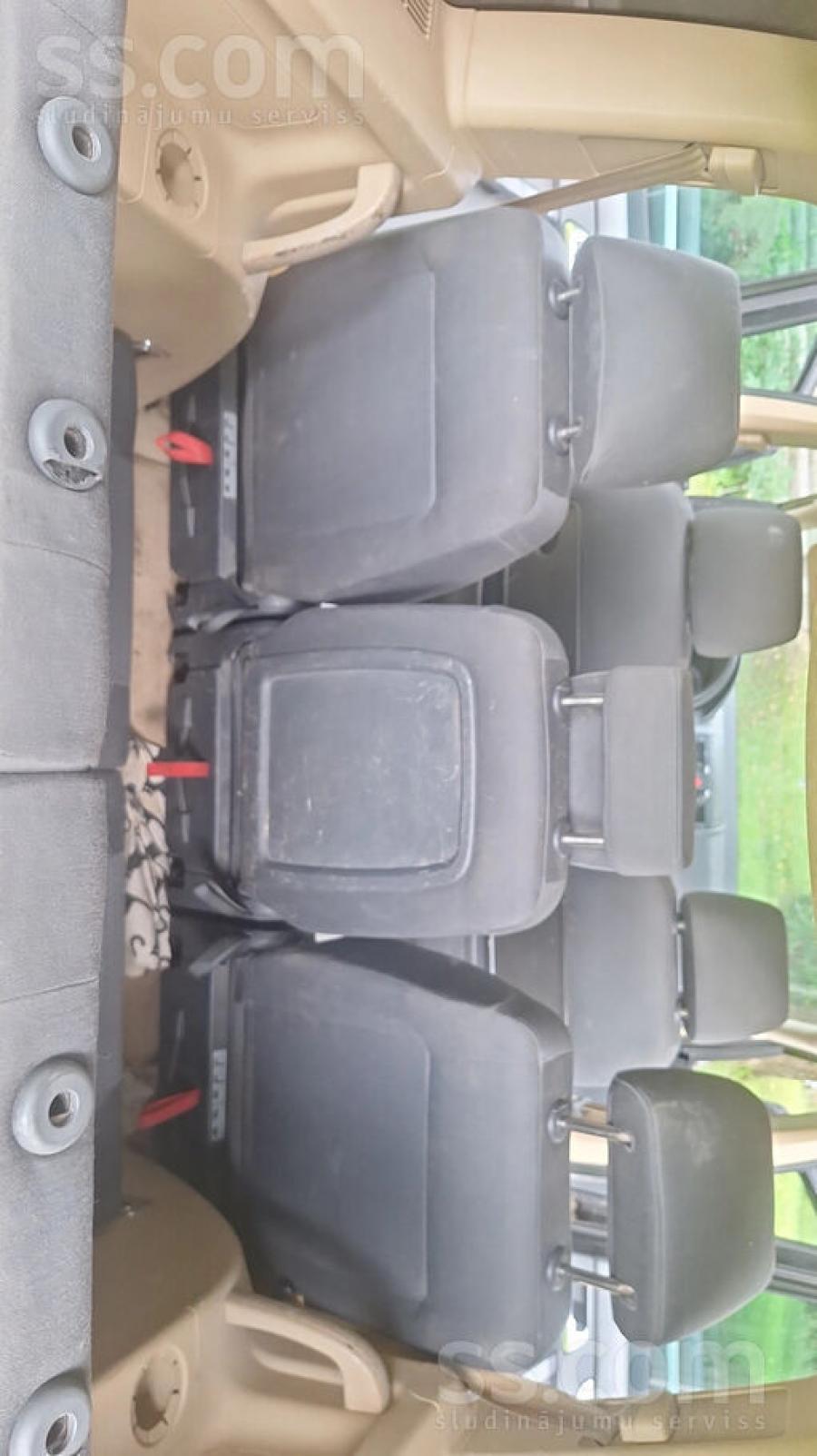 Melns Volkswagen Touran 2004 Dobele, ar dzinēja tilpumu 2.00 L un nobraukumu 436 tūkst. km par 670 €, foto 5 vietnē AUTOMOTO.COM.LV