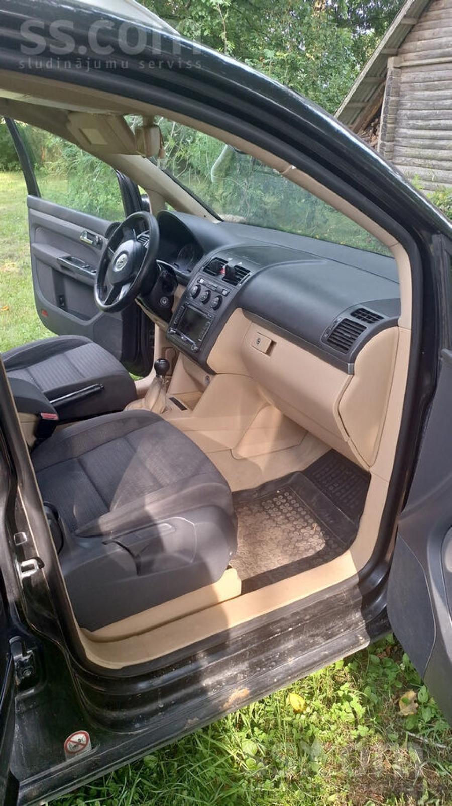 Melns Volkswagen Touran 2004 Dobele, ar dzinēja tilpumu 2.00 L un nobraukumu 436 tūkst. km par 670 €, foto 8 vietnē AUTOMOTO.COM.LV