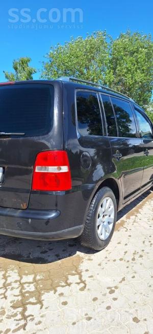 Melns Volkswagen Touran 2004 Dobele, ar dzinēja tilpumu 2.00 L un nobraukumu 436 tūkst. km par 670 €, foto 14 vietnē AUTOMOTO.COM.LV