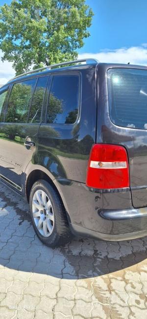 Melns Volkswagen Touran 2004 Dobele, ar dzinēja tilpumu 2.00 L un nobraukumu 436 tūkst. km par 670 €, foto 16 vietnē AUTOMOTO.COM.LV