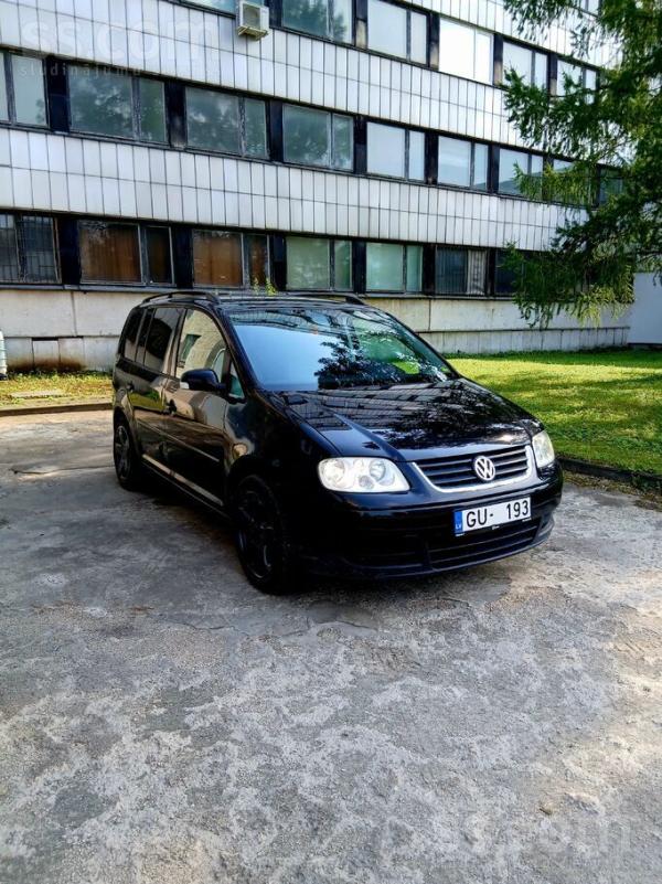 Melns Volkswagen Touran 2004 Rīga, ar dzinēja tilpumu 1.90 L un nobraukumu 307 tūkst. km par 2150 €, foto 2 vietnē AUTOMOTO.COM.LV