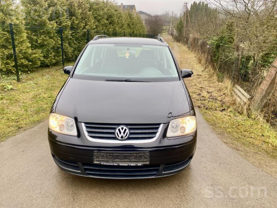 Melns Volkswagen Touran 2005 Rēzekne, ar dzinēja tilpumu 1.90 L un nobraukumu 349 tūkst. km par 2950 €, foto 1 vietnē AUTOMOTO.COM.LV