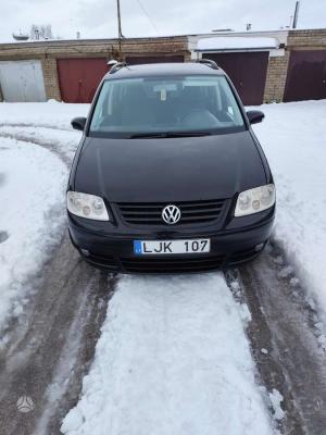 Melns Volkswagen Touran 2005 Kretinga, ar dzinēja tilpumu 1.96 L un nobraukumu 358 tūkst. km par 2000 €, foto 4 vietnē AUTOMOTO.COM.LV