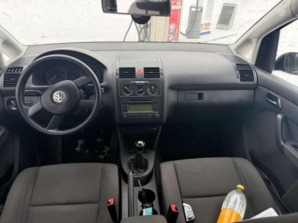 Melns Volkswagen Touran 2005 Alīta, ar dzinēja tilpumu 1.90 L un nobraukumu 320 tūkst. km par 2100 €, foto 9 vietnē AUTOMOTO.COM.LV