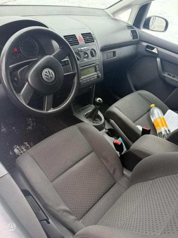 Melns Volkswagen Touran 2005 Alīta, ar dzinēja tilpumu 1.90 L un nobraukumu 320 tūkst. km par 2100 €, foto 10 vietnē AUTOMOTO.COM.LV