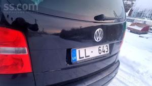 Melns Volkswagen Touran 2005 Cēsis, ar dzinēja tilpumu 2.00 L un nobraukumu 314 tūkst. km par 2400 €, foto 14 vietnē AUTOMOTO.COM.LV