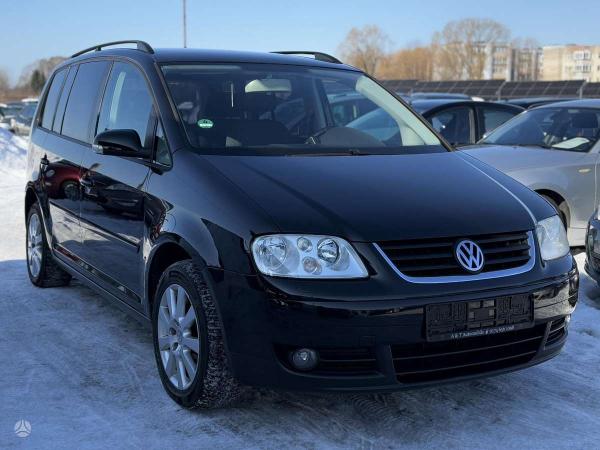 Melns Volkswagen Touran 2005 Kretinga, ar dzinēja tilpumu 1.97 L un nobraukumu 263 tūkst. km par 3200 €, foto 1 vietnē AUTOMOTO.COM.LV