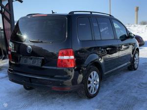 Melns Volkswagen Touran 2005 Kretinga, ar dzinēja tilpumu 1.97 L un nobraukumu 263 tūkst. km par 3200 €, foto 6 vietnē AUTOMOTO.COM.LV