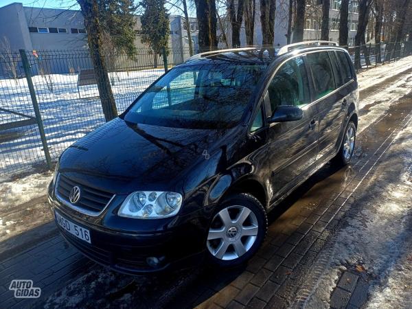 Melns Volkswagen Touran 2005 Kauņa, ar dzinēja tilpumu 2.00 L un nobraukumu 335 tūkst. km par 2450 €, foto 6 vietnē AUTOMOTO.COM.LV