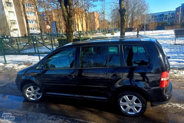 Melns Volkswagen Touran 2005 Kauņa, ar dzinēja tilpumu 2.00 L un nobraukumu 335 tūkst. km par 2450 €, foto 7 vietnē AUTOMOTO.COM.LV