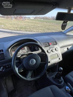 Melns Volkswagen Touran 2005 Panevēža, ar dzinēja tilpumu 1.90 L un nobraukumu 440 tūkst. km par 1100 €, foto 6 vietnē AUTOMOTO.COM.LV