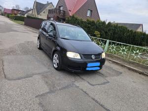 Melns Volkswagen Touran 2005 Vilkaviškis, ar dzinēja tilpumu 1.90 L un nobraukumu 3 tūkst. km par 1400 €, foto 6 vietnē AUTOMOTO.COM.LV