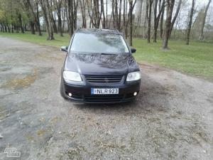 Melns Volkswagen Touran 2005 Telšiai, ar dzinēja tilpumu 2.00 L un nobraukumu 372 tūkst. km par 2100 €, foto  vietnē AUTOMOTO.COM.LV