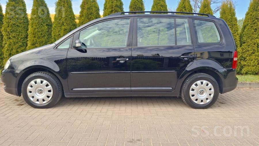 Melns Volkswagen Touran 2005 Valmiera, ar dzinēja tilpumu 1.90 L un nobraukumu 294 tūkst. km par 3100 €, foto 4 vietnē AUTOMOTO.COM.LV