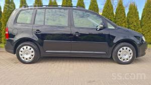 Melns Volkswagen Touran 2005 Valmiera, ar dzinēja tilpumu 1.90 L un nobraukumu 294 tūkst. km par 3100 €, foto 5 vietnē AUTOMOTO.COM.LV