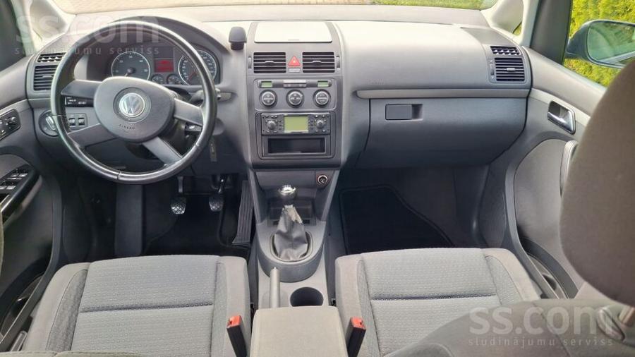 Melns Volkswagen Touran 2005 Valmiera, ar dzinēja tilpumu 1.90 L un nobraukumu 294 tūkst. km par 3100 €, foto 10 vietnē AUTOMOTO.COM.LV