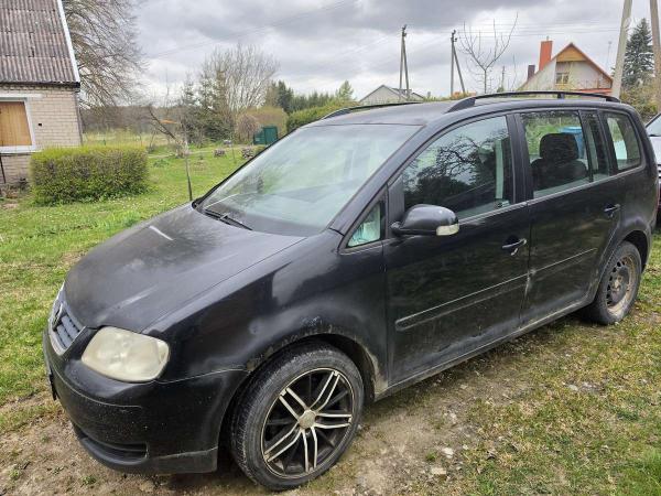 Melns Volkswagen Touran 2005 Rokiškis, ar dzinēja tilpumu 1.90 L un nobraukumu 605 tūkst. km par 500 €, foto 7 vietnē AUTOMOTO.COM.LV