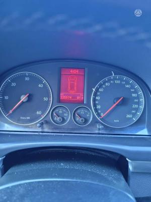 Black Volkswagen Touran 2005 in Klaipeda, with an engine capacity of 1.97 L and mileage of 336 thousand km for 1350 €, photo 8 on AUTOMOTO.COM.LV