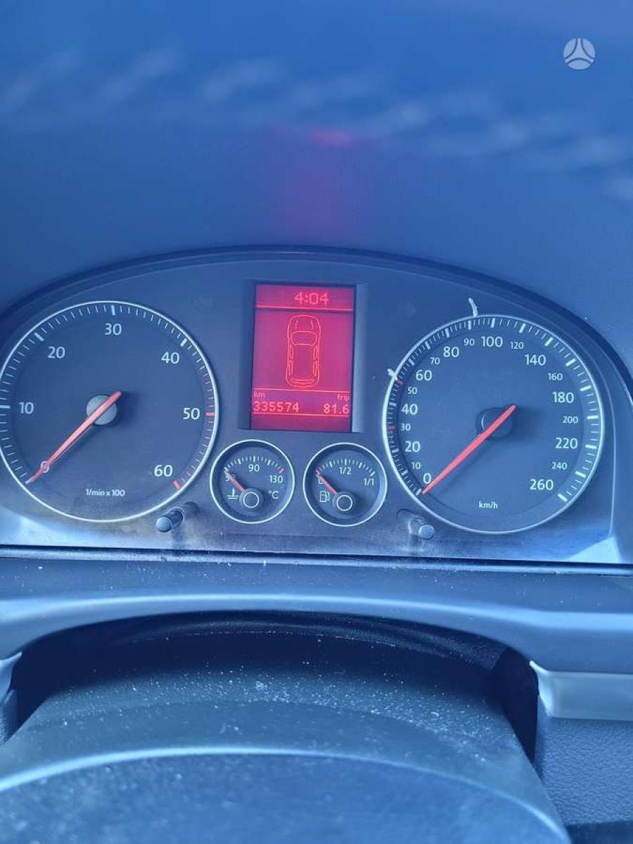 Black Volkswagen Touran 2005 in Klaipeda, with an engine capacity of 1.97 L and mileage of 336 thousand km for 1350 €, photo 8 on AUTOMOTO.COM.LV