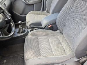 Black Volkswagen Touran 2005 in Rokiskis, with an engine capacity of 1.90 L and mileage of 270 thousand km for 2350 €, photo 11 on AUTOMOTO.COM.LV