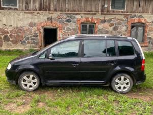 Black Volkswagen Touran 2005 in Riga, with an engine capacity of 2.00 L and mileage of 359 thousand km for 1200 €, photo 5 on AUTOMOTO.COM.LV