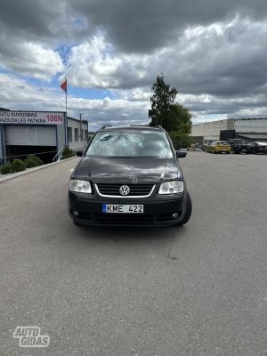 Melns Volkswagen Touran 2005 Kauņa, ar dzinēja tilpumu 1.90 L un nobraukumu 328 tūkst. km par 800 €, foto  vietnē AUTOMOTO.COM.LV