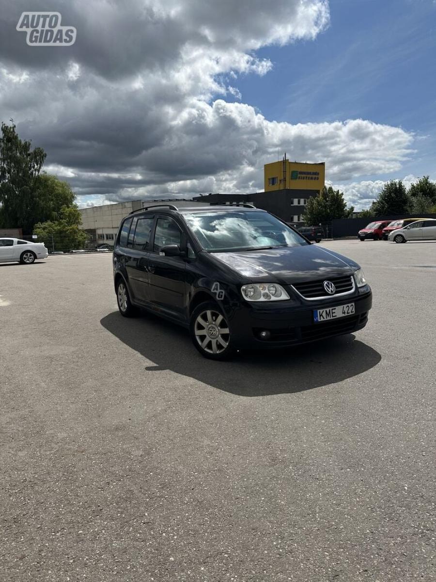 Melns Volkswagen Touran 2005 Kauņa, ar dzinēja tilpumu 1.90 L un nobraukumu 328 tūkst. km par 800 €, foto 9 vietnē AUTOMOTO.COM.LV