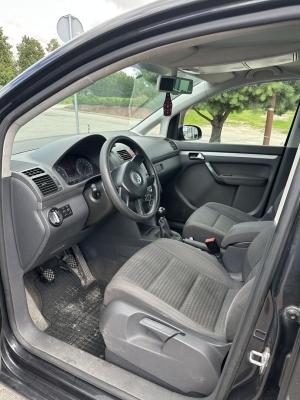 Melns Volkswagen Touran 2005 Kauņa, ar dzinēja tilpumu 1.90 L un nobraukumu 328 tūkst. km par 800 €, foto 11 vietnē AUTOMOTO.COM.LV
