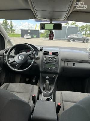 Melns Volkswagen Touran 2005 Kauņa, ar dzinēja tilpumu 1.90 L un nobraukumu 328 tūkst. km par 800 €, foto 14 vietnē AUTOMOTO.COM.LV