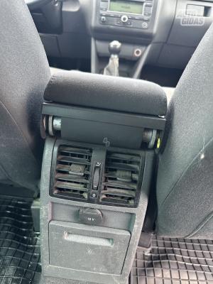 Melns Volkswagen Touran 2005 Kauņa, ar dzinēja tilpumu 1.90 L un nobraukumu 328 tūkst. km par 800 €, foto 15 vietnē AUTOMOTO.COM.LV