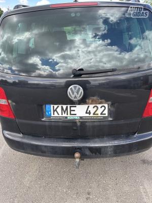 Melns Volkswagen Touran 2005 Kauņa, ar dzinēja tilpumu 1.90 L un nobraukumu 328 tūkst. km par 800 €, foto 25 vietnē AUTOMOTO.COM.LV