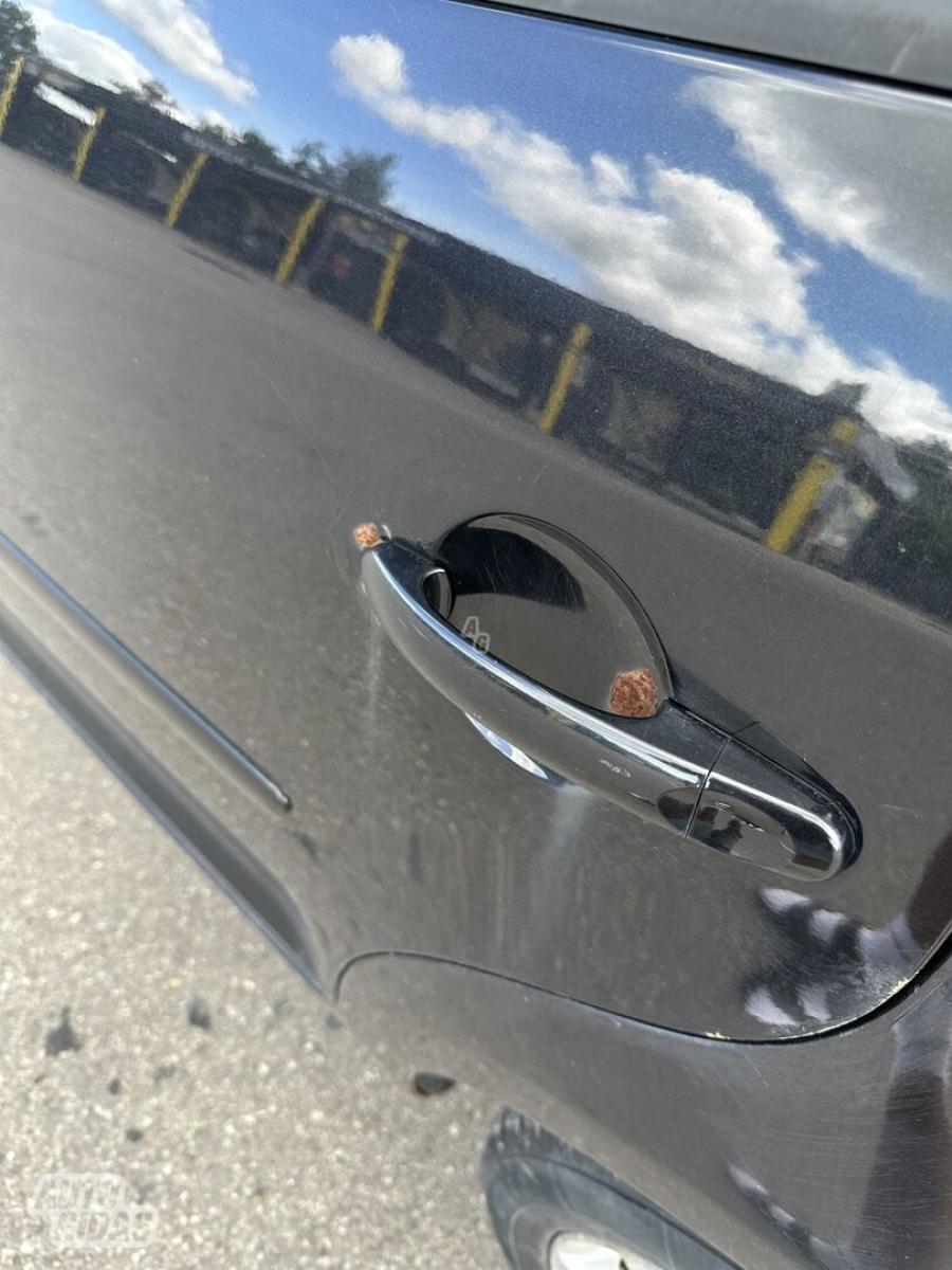 Melns Volkswagen Touran 2005 Kauņa, ar dzinēja tilpumu 1.90 L un nobraukumu 328 tūkst. km par 800 €, foto 26 vietnē AUTOMOTO.COM.LV