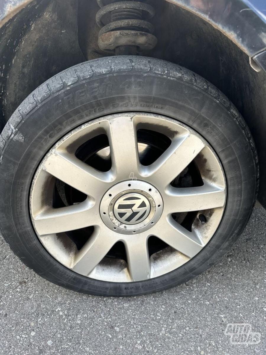 Melns Volkswagen Touran 2005 Kauņa, ar dzinēja tilpumu 1.90 L un nobraukumu 328 tūkst. km par 800 €, foto 30 vietnē AUTOMOTO.COM.LV