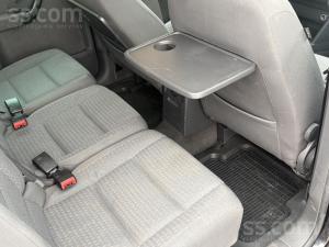 Black Volkswagen Touran 2005 in Valmiera, with an engine capacity of 1.90 L and mileage of 285 thousand km for 1190 €, photo 10 on AUTOMOTO.COM.LV