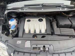 Black Volkswagen Touran 2005 in Valmiera, with an engine capacity of 1.90 L and mileage of 285 thousand km for 1190 €, photo 14 on AUTOMOTO.COM.LV