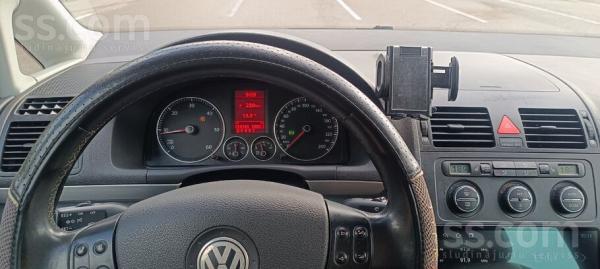 Melns Volkswagen Touran 2005 Rīga, ar dzinēja tilpumu 2.00 L un nobraukumu 259 tūkst. km par 2150 €, foto 8 vietnē AUTOMOTO.COM.LV