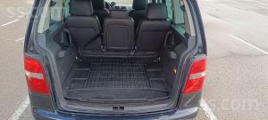 Black Volkswagen Touran 2005 in Riga, with an engine capacity of 2.00 L and mileage of 259 thousand km for 2150 €, photo 11 on AUTOMOTO.COM.LV