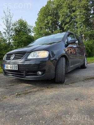 Black Volkswagen Touran 2005 in Jurmala, with an engine capacity of 2.00 L and mileage of 364 thousand km for 2100 €, photo  on AUTOMOTO.COM.LV
