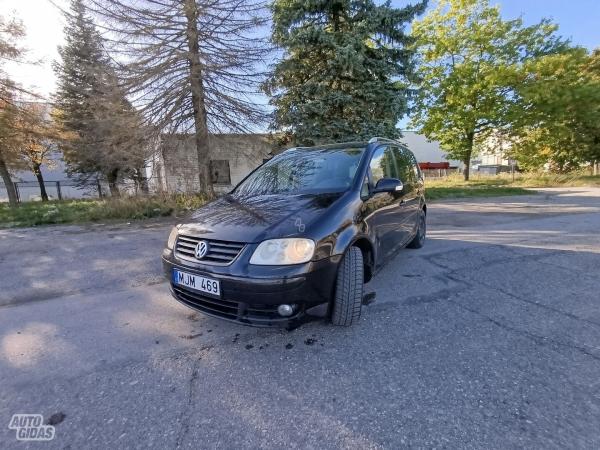Фольксваген Туран 2005 в Алитус на AUTOMOTO.COM.LV Черный Фольксваген Туран 2005 в Алитус, объемом двигателя 2.00 л и пробегом 398 тыс. км за 350 €, фото 1 на AUTOMOTO.COM.LV