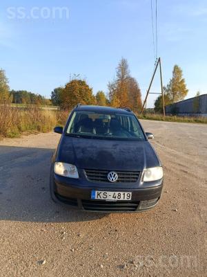 Черный Фольксваген Туран 2005 в Даугавпилс, объемом двигателя 1.90 л и пробегом 347 тыс. км за 650 €, фото  на AUTOMOTO.COM.LV
