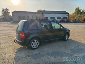 Black Volkswagen Touran 2005 in Daugavpils, with an engine capacity of 1.90 L and mileage of 347 thousand km for 650 €, photo 16 on AUTOMOTO.COM.LV