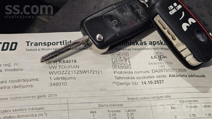 Melns Volkswagen Touran 2005 Daugavpils, ar dzinēja tilpumu 1.90 L un nobraukumu 348 tūkst. km par 1400 €, foto 8 vietnē AUTOMOTO.COM.LV